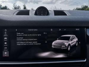 Black Porsche Cayenne 2019 in Vilnius, with an engine capacity of 3.00 L and mileage of 88 thousand km for 44000 €, photo 16 on AUTOMOTO.COM.LV