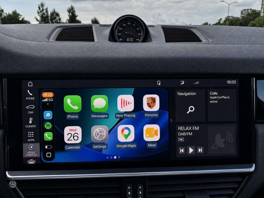 Black Porsche Cayenne 2019 in Vilnius, with an engine capacity of 3.00 L and mileage of 88 thousand km for 44000 €, photo 18 on AUTOMOTO.COM.LV