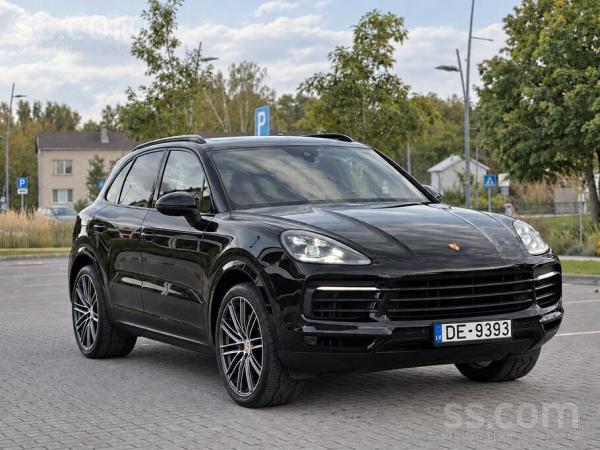 Черный Порше Каен 2019 в Рига, объемом двигателя 3.00 л и пробегом 160 тыс. км за 41900 €, фото 1 на AUTOMOTO.COM.LV