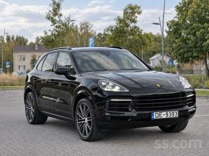 Melns Porsche Cayenne 2019 Rīga, ar dzinēja tilpumu 3.00 L un nobraukumu 160 tūkst. km par 41900 €, foto  vietnē AUTOMOTO.COM.LV