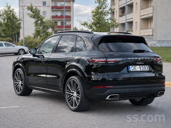 Черный Порше Каен 2019 в Рига, объемом двигателя 3.00 л и пробегом 160 тыс. км за 41900 €, фото 4 на AUTOMOTO.COM.LV