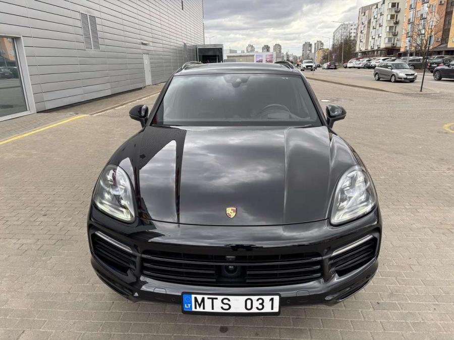 Melns Porsche Cayenne 2019 Viļņa, ar dzinēja tilpumu 3.00 L un nobraukumu 85 tūkst. km par 36500 €, foto 3 vietnē AUTOMOTO.COM.LV