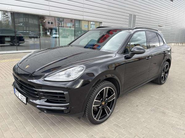 Melns Porsche Cayenne 2019 Viļņa, ar dzinēja tilpumu 3.00 L un nobraukumu 85 tūkst. km par 36500 €, foto 4 vietnē AUTOMOTO.COM.LV