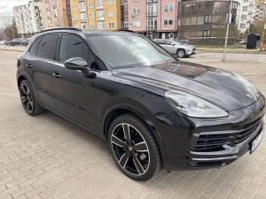 Melns Porsche Cayenne 2019 Viļņa, ar dzinēja tilpumu 3.00 L un nobraukumu 85 tūkst. km par 36500 €, foto 5 vietnē AUTOMOTO.COM.LV