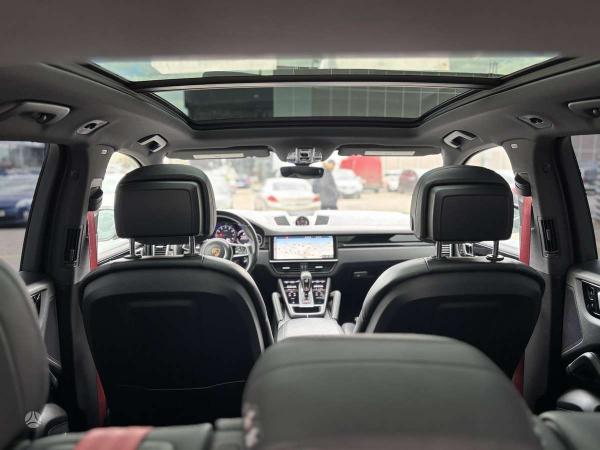 Melns Porsche Cayenne 2019 Viļņa, ar dzinēja tilpumu 3.00 L un nobraukumu 85 tūkst. km par 36500 €, foto 11 vietnē AUTOMOTO.COM.LV