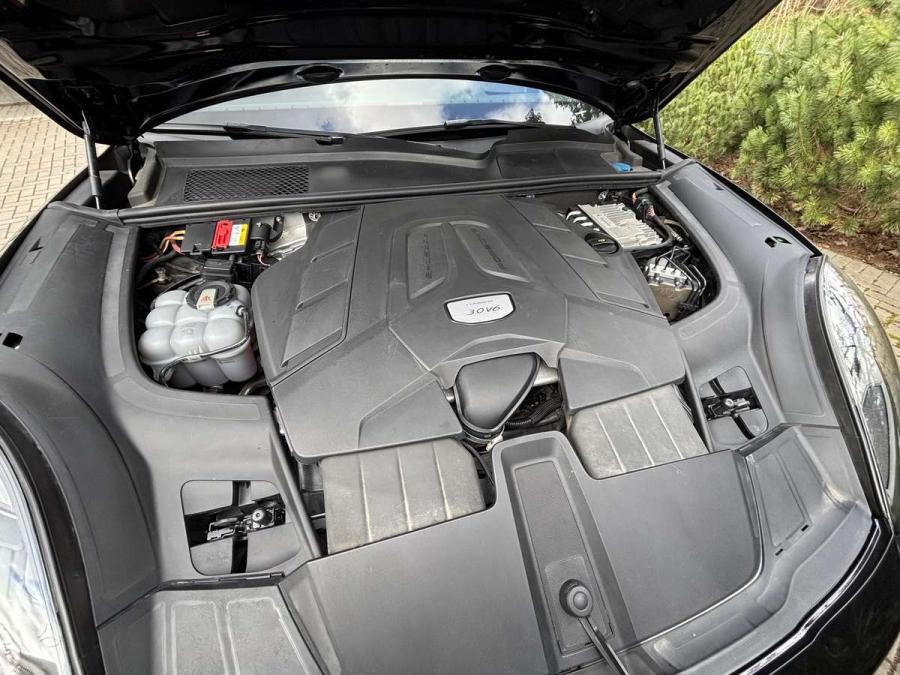 Melns Porsche Cayenne 2019 Viļņa, ar dzinēja tilpumu 3.00 L un nobraukumu 85 tūkst. km par 36500 €, foto 13 vietnē AUTOMOTO.COM.LV
