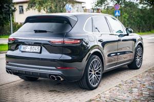 Черный Порше Каен 2019 в Рига, объемом двигателя 2.90 л и пробегом 128 тыс. км за 45990 €, фото 5 на AUTOMOTO.COM.LV