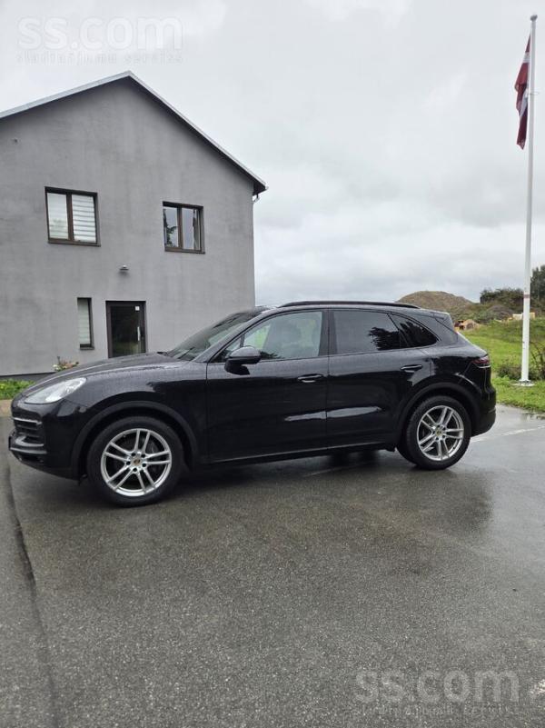 Melns Porsche Cayenne 2019 Rīga, ar dzinēja tilpumu 3.00 L un nobraukumu 178 tūkst. km par 36000 €, foto 3 vietnē AUTOMOTO.COM.LV