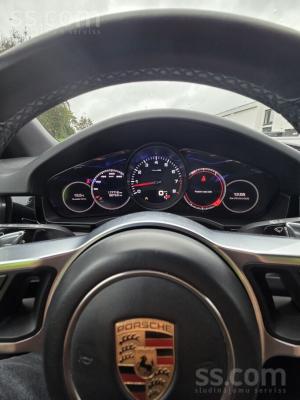 Black Porsche Cayenne 2019 in Riga, with an engine capacity of 3.00 L and mileage of 178 thousand km for 36000 €, photo 7 on AUTOMOTO.COM.LV