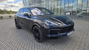 Melns Porsche Cayenne 2019 Šauļi, ar dzinēja tilpumu 3.00 L un nobraukumu 104 tūkst. km par 34900 €, foto  vietnē AUTOMOTO.COM.LV