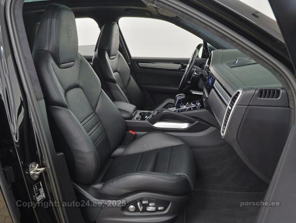 Melns Porsche Cayenne 2020 Tallina, ar dzinēja tilpumu 4.00 L un nobraukumu 113 tūkst. km par 84900 €, foto 11 vietnē AUTOMOTO.COM.LV