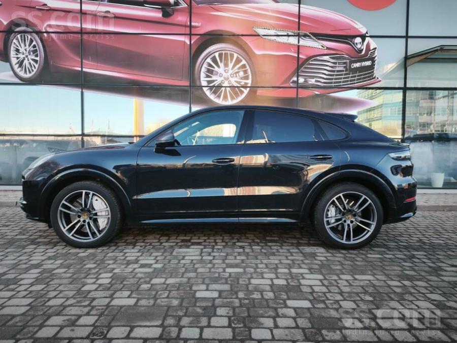 Black Porsche Cayenne 2020 in Riga, with an engine capacity of 4.00 L and mileage of 96 thousand km for 59900 €, photo 8 on AUTOMOTO.COM.LV