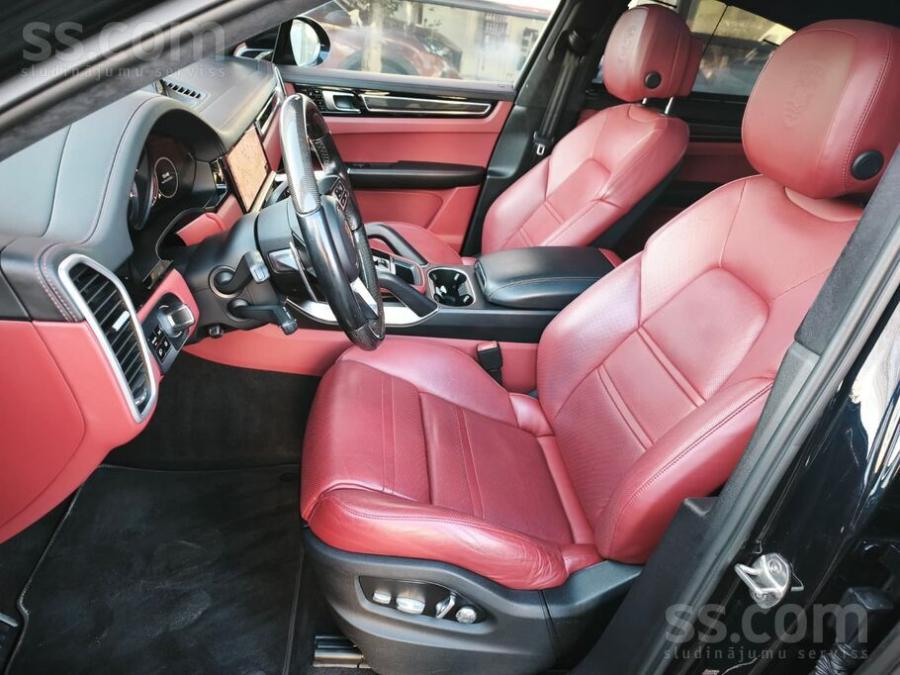 Black Porsche Cayenne 2020 in Riga, with an engine capacity of 4.00 L and mileage of 96 thousand km for 59900 €, photo 15 on AUTOMOTO.COM.LV