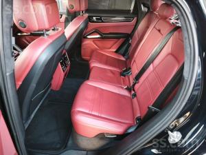 Black Porsche Cayenne 2020 in Riga, with an engine capacity of 4.00 L and mileage of 96 thousand km for 59900 €, photo 17 on AUTOMOTO.COM.LV