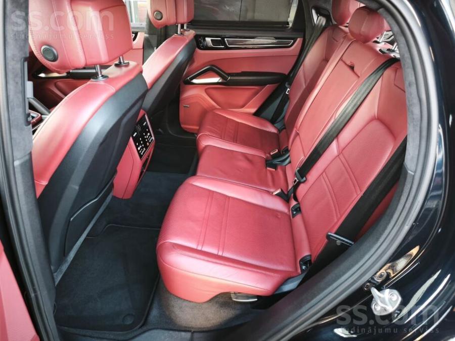 Black Porsche Cayenne 2020 in Riga, with an engine capacity of 4.00 L and mileage of 96 thousand km for 59900 €, photo 17 on AUTOMOTO.COM.LV