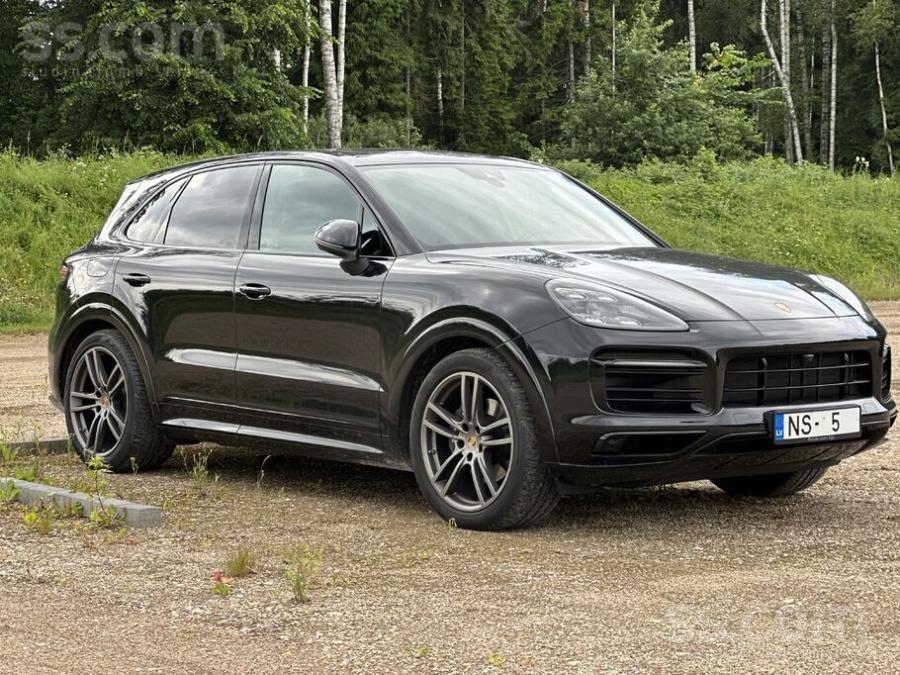 Черный Порше Каен 2020 в Рига, объемом двигателя 3.00 л и пробегом 59 тыс. км за 55700 €, фото 1 на AUTOMOTO.COM.LV