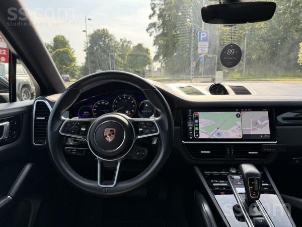 Black Porsche Cayenne 2020 in Riga, with an engine capacity of 3.00 L and mileage of 104 thousand km for 62000 €, photo 5 on AUTOMOTO.COM.LV