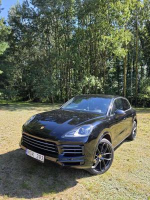Black Porsche Cayenne 2020 in Kaunas, with an engine capacity of 3.00 L and mileage of 90 thousand km for 36900 €, photo  on AUTOMOTO.COM.LV