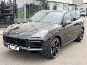 Black Porsche Cayenne 2020 in Riga, with an engine capacity of 3.00 L and mileage of 175 thousand km for 55900 €, photo 3 on AUTOMOTO.COM.LV