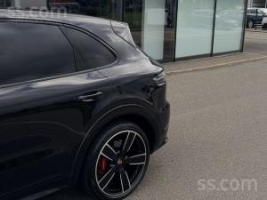 Black Porsche Cayenne 2020 in Riga, with an engine capacity of 3.00 L and mileage of 175 thousand km for 55900 €, photo 20 on AUTOMOTO.COM.LV