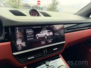 Black Porsche Cayenne 2020 in Riga, with an engine capacity of 3.00 L and mileage of 175 thousand km for 55900 €, photo 21 on AUTOMOTO.COM.LV