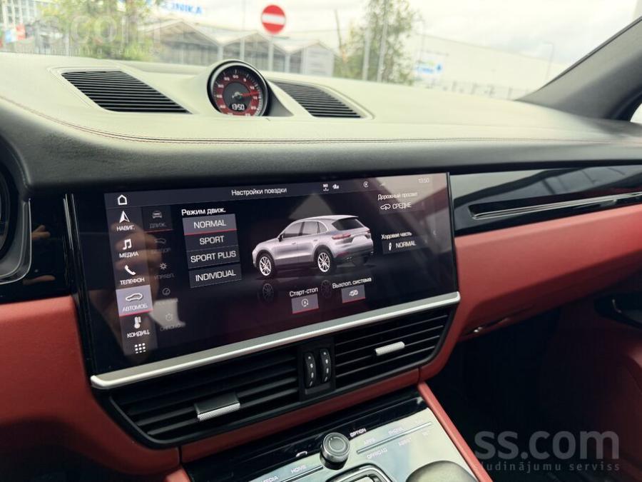 Black Porsche Cayenne 2020 in Riga, with an engine capacity of 3.00 L and mileage of 175 thousand km for 55900 €, photo 21 on AUTOMOTO.COM.LV