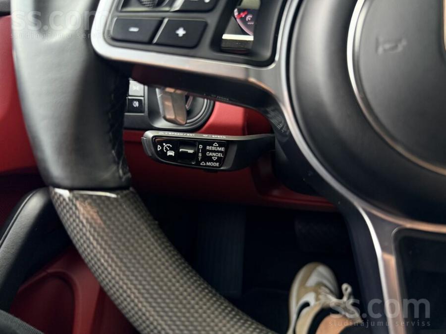 Black Porsche Cayenne 2020 in Riga, with an engine capacity of 3.00 L and mileage of 175 thousand km for 55900 €, photo 24 on AUTOMOTO.COM.LV