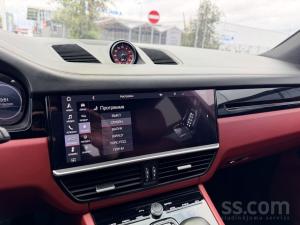 Black Porsche Cayenne 2020 in Riga, with an engine capacity of 3.00 L and mileage of 175 thousand km for 55900 €, photo 26 on AUTOMOTO.COM.LV