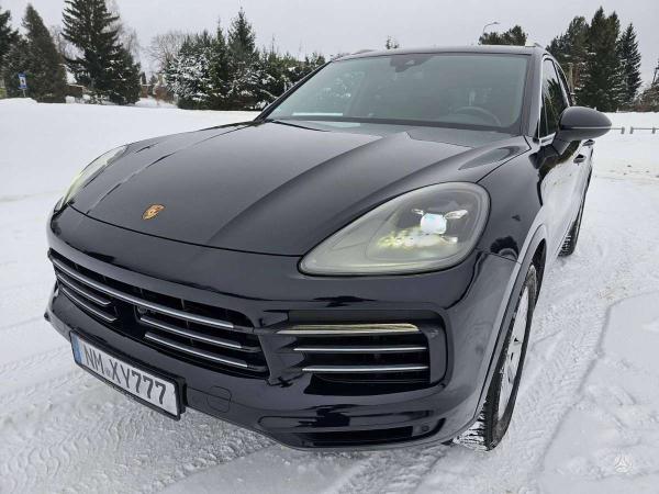 Black Porsche Cayenne 2021 in Klaipeda, with an engine capacity of 3.00 L and mileage of 146 thousand km for 30500 €, photo 2 on AUTOMOTO.COM.LV
