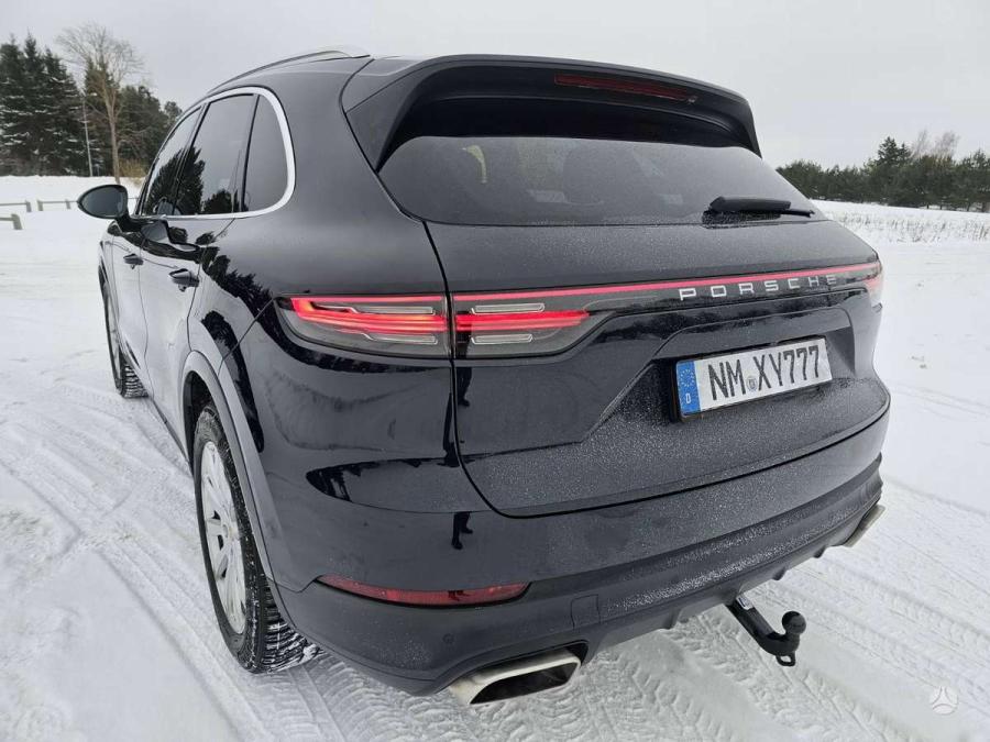 Melns Porsche Cayenne 2021 Klaipėda, ar dzinēja tilpumu 3.00 L un nobraukumu 146 tūkst. km par 30500 €, foto 3 vietnē AUTOMOTO.COM.LV