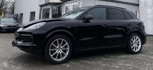 Melns Porsche Cayenne 2021 Panevēža, ar dzinēja tilpumu 3.00 L un nobraukumu 55 tūkst. km par 36800 €, foto 2 vietnē AUTOMOTO.COM.LV
