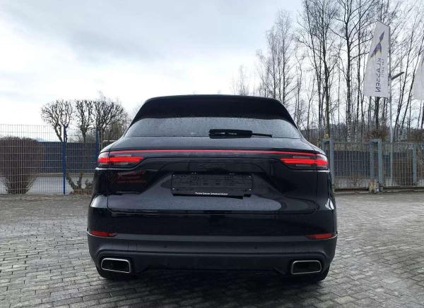 Melns Porsche Cayenne 2021 Panevēža, ar dzinēja tilpumu 3.00 L un nobraukumu 55 tūkst. km par 36800 €, foto 7 vietnē AUTOMOTO.COM.LV