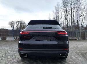 Melns Porsche Cayenne 2021 Panevēža, ar dzinēja tilpumu 3.00 L un nobraukumu 55 tūkst. km par 36800 €, foto 7 vietnē AUTOMOTO.COM.LV