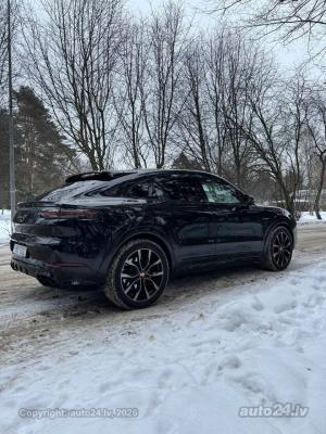 Black Porsche Cayenne 2021 in Tallinn, with an engine capacity of 3.00 L and mileage of 130 thousand km for 68000 €, photo 4 on AUTOMOTO.COM.LV