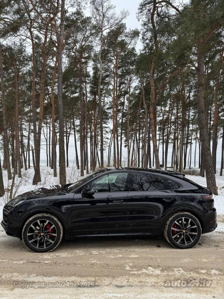 Black Porsche Cayenne 2021 in Tallinn, with an engine capacity of 3.00 L and mileage of 130 thousand km for 68000 €, photo 10 on AUTOMOTO.COM.LV