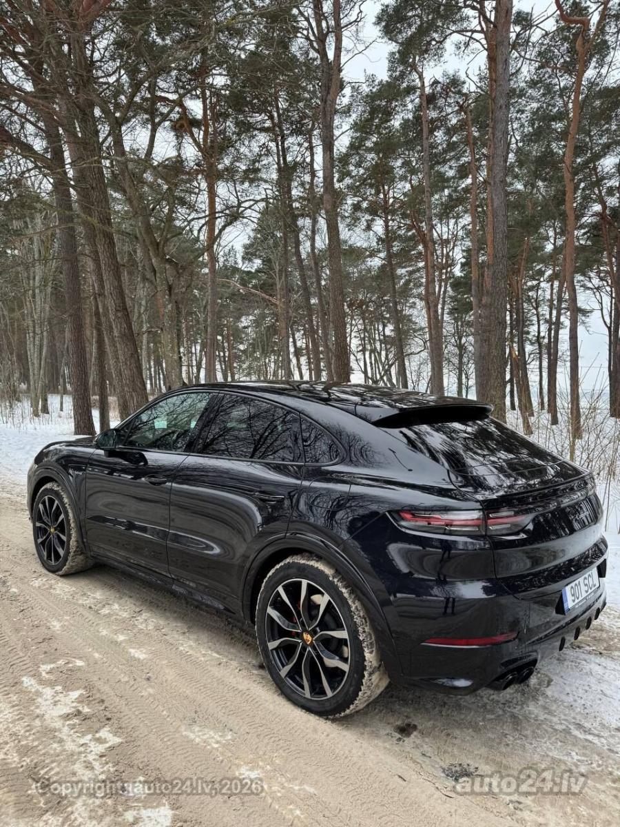 Black Porsche Cayenne 2021 in Tallinn, with an engine capacity of 3.00 L and mileage of 130 thousand km for 68000 €, photo 11 on AUTOMOTO.COM.LV