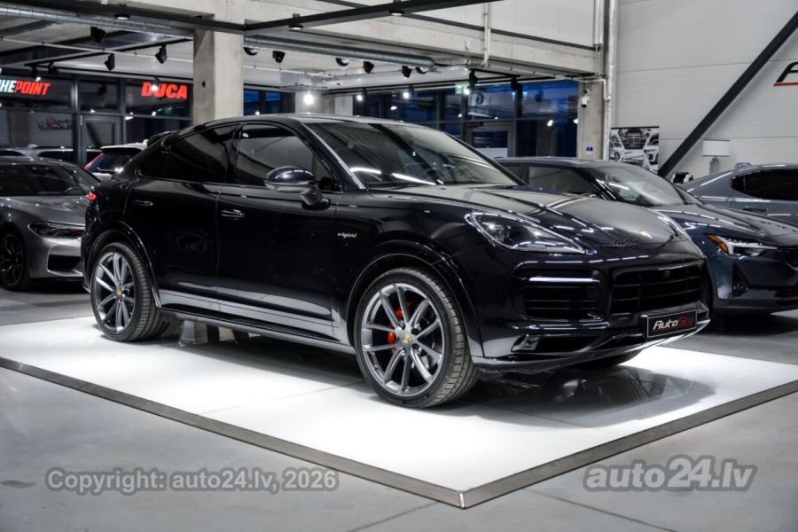 Black Porsche Cayenne 2021 in Tallinn, with an engine capacity of 3.00 L and mileage of 133 thousand km for 62000 €, photo 1 on AUTOMOTO.COM.LV