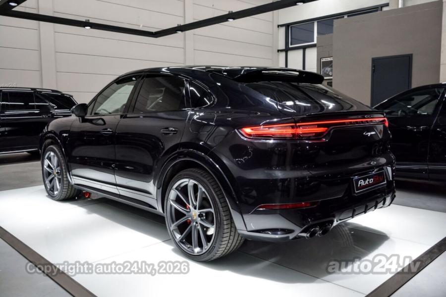 Black Porsche Cayenne 2021 in Tallinn, with an engine capacity of 3.00 L and mileage of 133 thousand km for 62000 €, photo 7 on AUTOMOTO.COM.LV