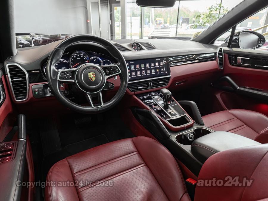 Black Porsche Cayenne 2021 in Tallinn, with an engine capacity of 3.00 L and mileage of 34 thousand km for 81990 €, photo 6 on AUTOMOTO.COM.LV