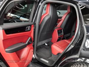 Black Porsche Cayenne 2021 in Tallinn, with an engine capacity of 3.00 L and mileage of 34 thousand km for 81990 €, photo 14 on AUTOMOTO.COM.LV