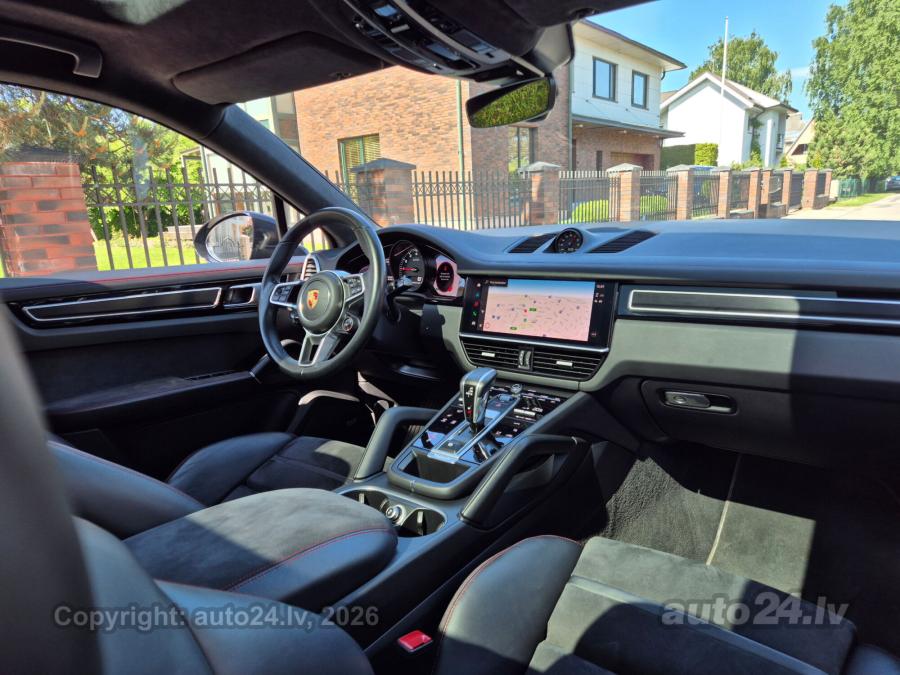 Black Porsche Cayenne 2021 in Tallinn, with an engine capacity of 4.00 L and mileage of 155 thousand km for 73290 €, photo 4 on AUTOMOTO.COM.LV