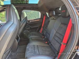 Black Porsche Cayenne 2021 in Tallinn, with an engine capacity of 4.00 L and mileage of 155 thousand km for 73290 €, photo 5 on AUTOMOTO.COM.LV