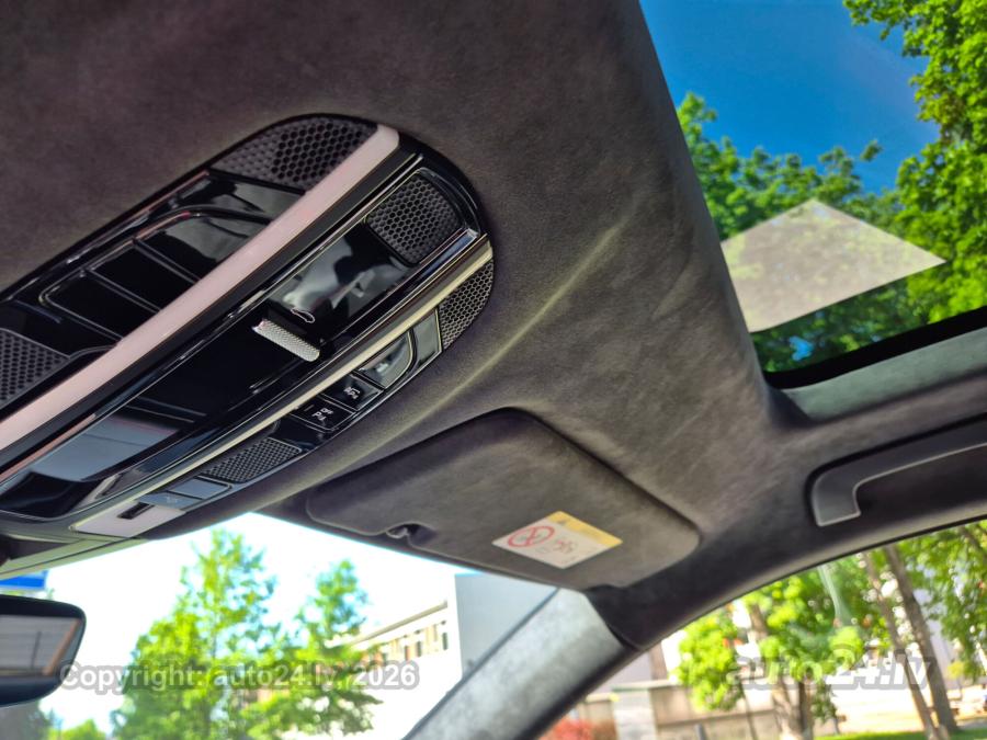 Black Porsche Cayenne 2021 in Tallinn, with an engine capacity of 4.00 L and mileage of 155 thousand km for 73290 €, photo 6 on AUTOMOTO.COM.LV