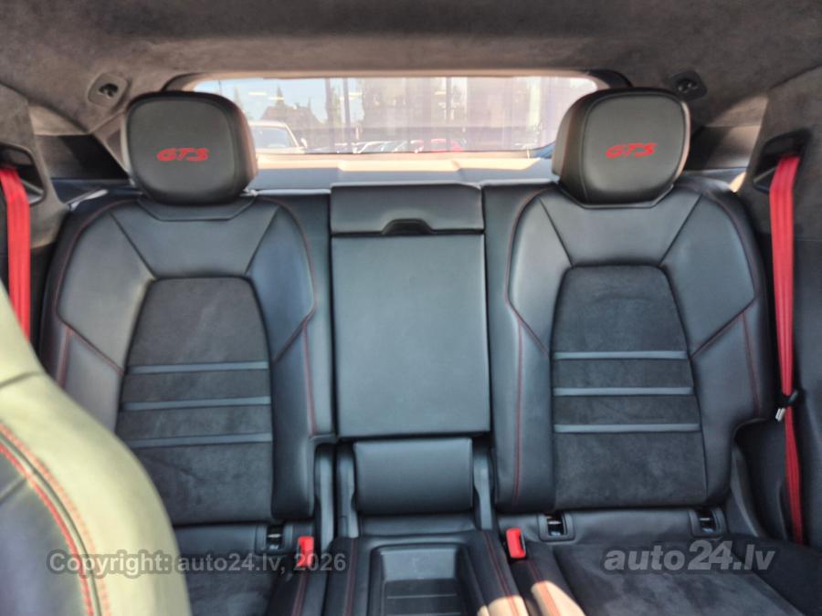 Black Porsche Cayenne 2021 in Tallinn, with an engine capacity of 4.00 L and mileage of 155 thousand km for 73290 €, photo 13 on AUTOMOTO.COM.LV