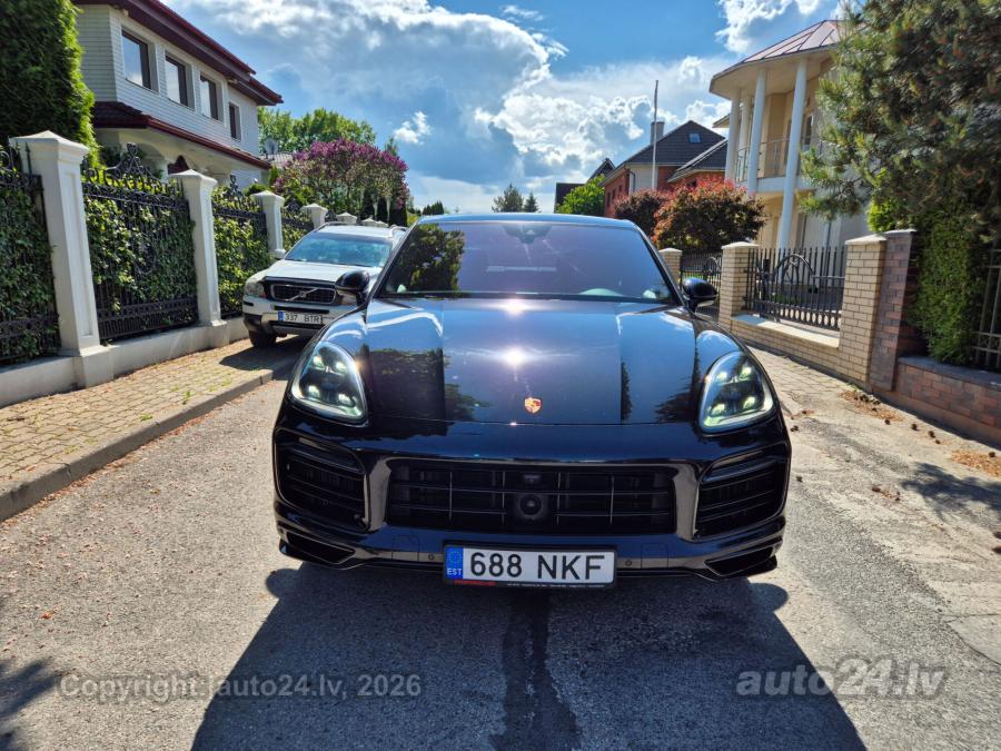 Black Porsche Cayenne 2021 in Tallinn, with an engine capacity of 4.00 L and mileage of 155 thousand km for 73290 €, photo 16 on AUTOMOTO.COM.LV
