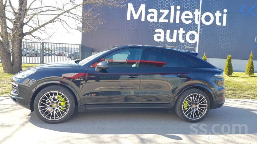 Melns Porsche Cayenne 2021 Rīga, ar dzinēja tilpumu 3.00 L un nobraukumu 69 tūkst. km par 60000 €, foto 3 vietnē AUTOMOTO.COM.LV