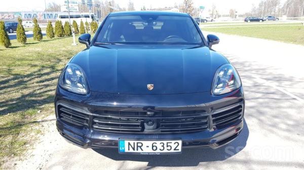 Black Porsche Cayenne 2021 in Riga, with an engine capacity of 3.00 L and mileage of 69 thousand km for 60000 €, photo 3 on AUTOMOTO.COM.LV