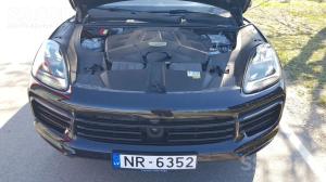 Melns Porsche Cayenne 2021 Rīga, ar dzinēja tilpumu 3.00 L un nobraukumu 69 tūkst. km par 60000 €, foto 5 vietnē AUTOMOTO.COM.LV