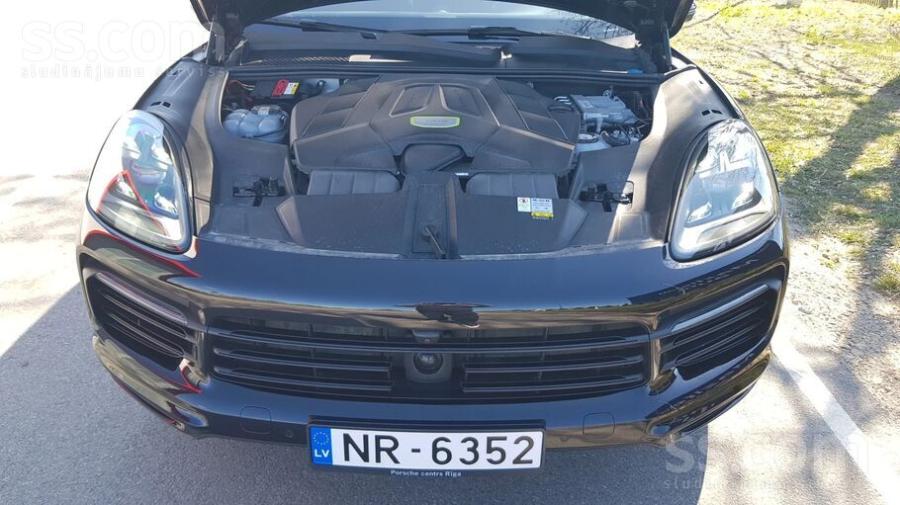 Melns Porsche Cayenne 2021 Rīga, ar dzinēja tilpumu 3.00 L un nobraukumu 69 tūkst. km par 60000 €, foto 5 vietnē AUTOMOTO.COM.LV
