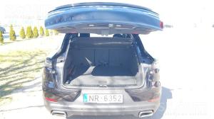 Melns Porsche Cayenne 2021 Rīga, ar dzinēja tilpumu 3.00 L un nobraukumu 69 tūkst. km par 60000 €, foto 8 vietnē AUTOMOTO.COM.LV